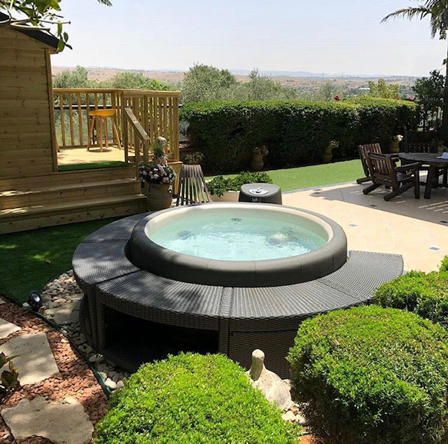 Softub 220 - 4 Person Hot Tub – Sofspa 2000